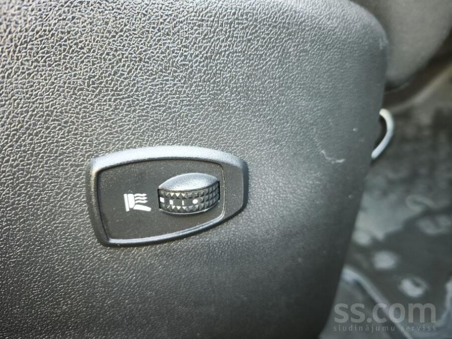 Pelēks Renault Megane 2010 Rīga, ar dzinēja tilpumu 1.50 L un nobraukumu 301 tūkst. km par 2400 €, foto 9 vietnē AUTOMOTO.COM.LV