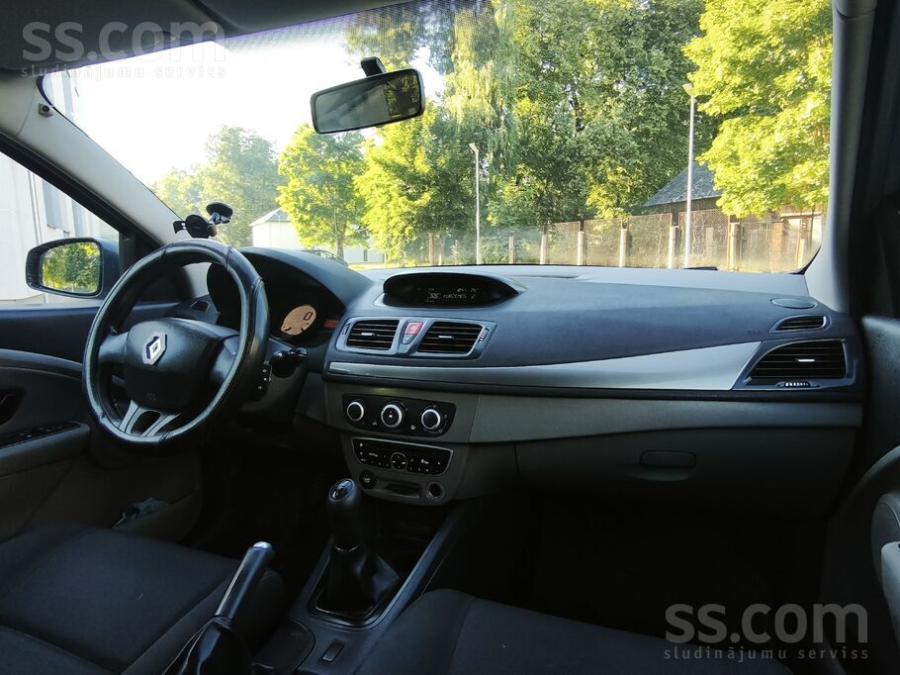 Pelēks Renault Megane 2010 Rīga, ar dzinēja tilpumu 1.50 L un nobraukumu 301 tūkst. km par 2400 €, foto 10 vietnē AUTOMOTO.COM.LV