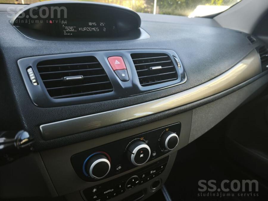 Pelēks Renault Megane 2010 Rīga, ar dzinēja tilpumu 1.50 L un nobraukumu 301 tūkst. km par 2400 €, foto 13 vietnē AUTOMOTO.COM.LV