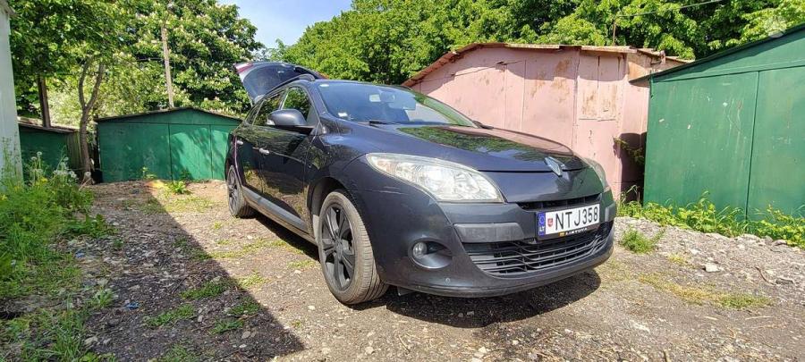 Grey Renault Megane 2010 in Klaipeda, with an engine capacity of 1.46 L and mileage of 287 thousand km for 2750 €, photo 4 on AUTOMOTO.COM.LV