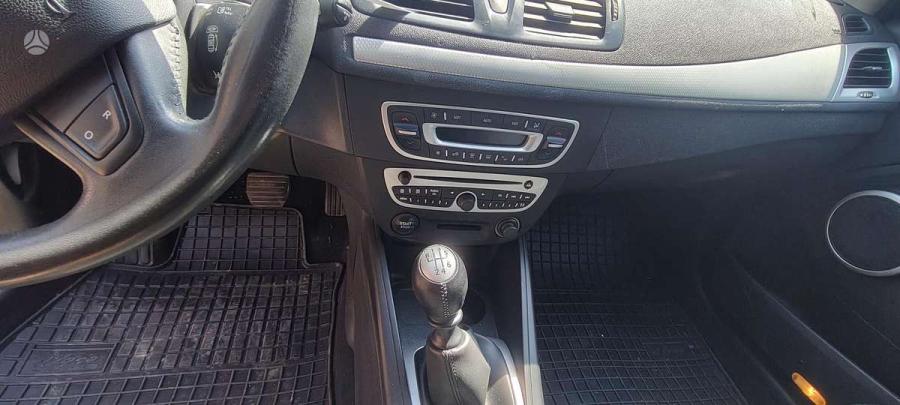 Grey Renault Megane 2010 in Klaipeda, with an engine capacity of 1.46 L and mileage of 287 thousand km for 2750 €, photo 16 on AUTOMOTO.COM.LV