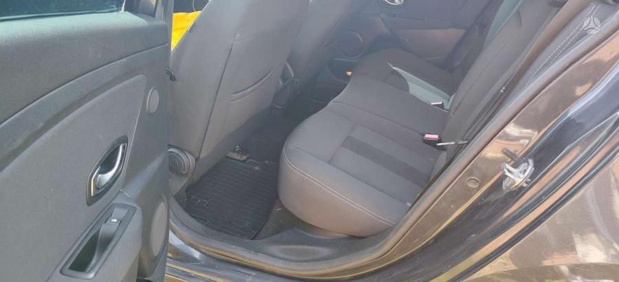 Grey Renault Megane 2010 in Klaipeda, with an engine capacity of 1.46 L and mileage of 287 thousand km for 2750 €, photo 24 on AUTOMOTO.COM.LV