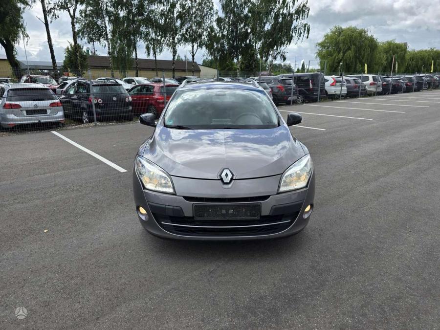 Pelēks Renault Megane 2011 Marijampole, ar dzinēja tilpumu 1.40 L un nobraukumu 160 tūkst. km par 2600 €, foto 3 vietnē AUTOMOTO.COM.LV