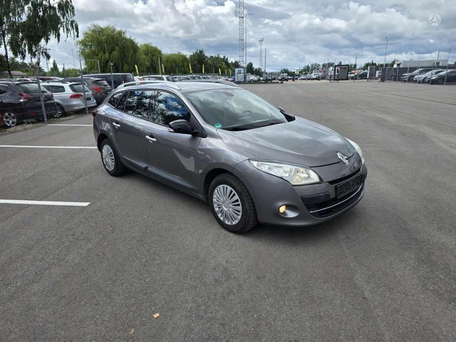 Pelēks Renault Megane 2011 Marijampole, ar dzinēja tilpumu 1.40 L un nobraukumu 160 tūkst. km par 2600 €, foto 4 vietnē AUTOMOTO.COM.LV