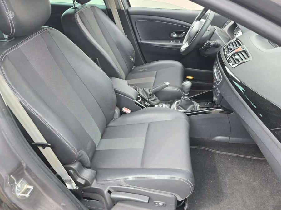 Pelēks Renault Megane 2011 Marijampole, ar dzinēja tilpumu 1.40 L un nobraukumu 160 tūkst. km par 2600 €, foto 12 vietnē AUTOMOTO.COM.LV
