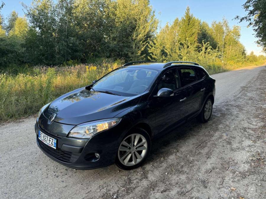 Grey Renault Megane 2011 in Vilnius, with an engine capacity of 1.46 L and mileage of 240 thousand km for 3750 €, photo 3 on AUTOMOTO.COM.LV