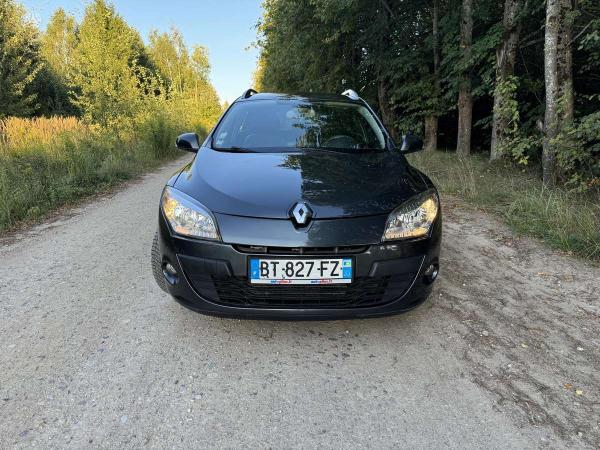 Pelēks Renault Megane 2011 Viļņa, ar dzinēja tilpumu 1.46 L un nobraukumu 240 tūkst. km par 3750 €, foto 4 vietnē AUTOMOTO.COM.LV