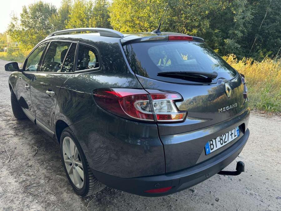 Grey Renault Megane 2011 in Vilnius, with an engine capacity of 1.46 L and mileage of 240 thousand km for 3750 €, photo 16 on AUTOMOTO.COM.LV