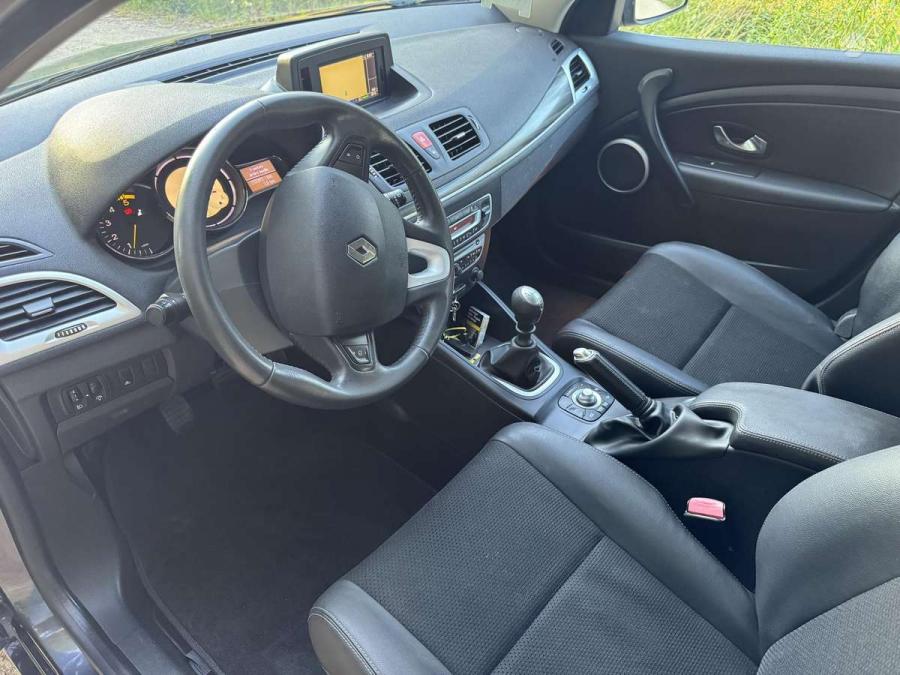 Grey Renault Megane 2011 in Vilnius, with an engine capacity of 1.46 L and mileage of 240 thousand km for 3750 €, photo 28 on AUTOMOTO.COM.LV