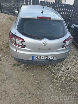 Grey Renault Megane 2011 in Riga, with an engine capacity of 1.60 L and mileage of 325 thousand km for 2500 €, photo 3 on AUTOMOTO.COM.LV