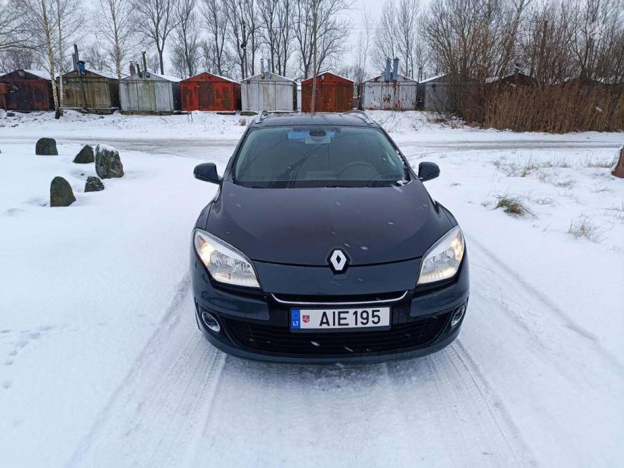 Pelēks Renault Megane 2012 Panevēža, ar dzinēja tilpumu 1.46 L un nobraukumu 250 tūkst. km par 2900 €, foto 2 vietnē AUTOMOTO.COM.LV