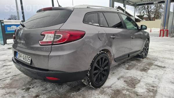 Pelēks Renault Megane 2012 Daugavpils, ar dzinēja tilpumu 1.50 L un nobraukumu 267 tūkst. km par 2650 €, foto 8 vietnē AUTOMOTO.COM.LV