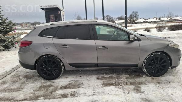 Pelēks Renault Megane 2012 Daugavpils, ar dzinēja tilpumu 1.50 L un nobraukumu 267 tūkst. km par 2650 €, foto 9 vietnē AUTOMOTO.COM.LV