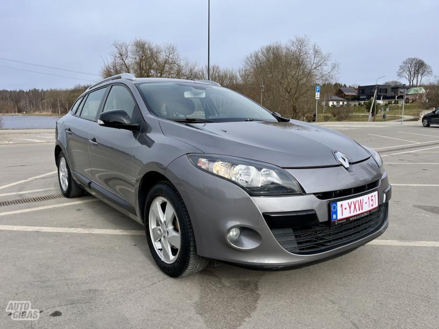 Grey Renault Megane 2012 in Siauliai, with an engine capacity of 1.50 L and mileage of 214 thousand km for 3700 €, photo 4 on AUTOMOTO.COM.LV