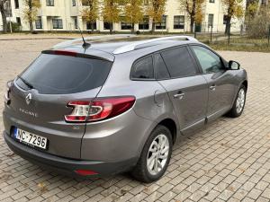 Grey Renault Megane 2012 in Riga, with an engine capacity of 1.60 L and mileage of 368 thousand km for 3400 €, photo 4 on AUTOMOTO.COM.LV