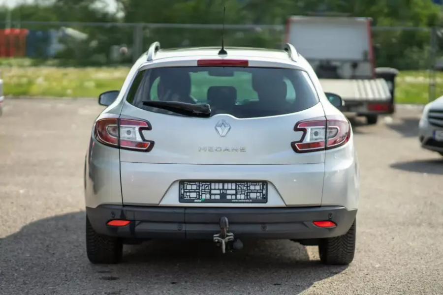 Pelēks Renault Megane 2012 Liepāja, ar dzinēja tilpumu 1.50 L un nobraukumu 223 tūkst. km par 4950 €, foto 4 vietnē AUTOMOTO.COM.LV