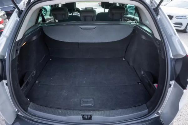 Pelēks Renault Megane 2012 Liepāja, ar dzinēja tilpumu 1.50 L un nobraukumu 223 tūkst. km par 4950 €, foto 10 vietnē AUTOMOTO.COM.LV