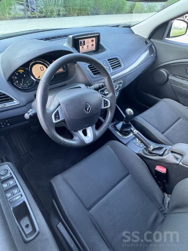 Grey Renault Megane 2012 in Riga, with an engine capacity of 1.50 L and mileage of 370 thousand km for 2650 €, photo 6 on AUTOMOTO.COM.LV