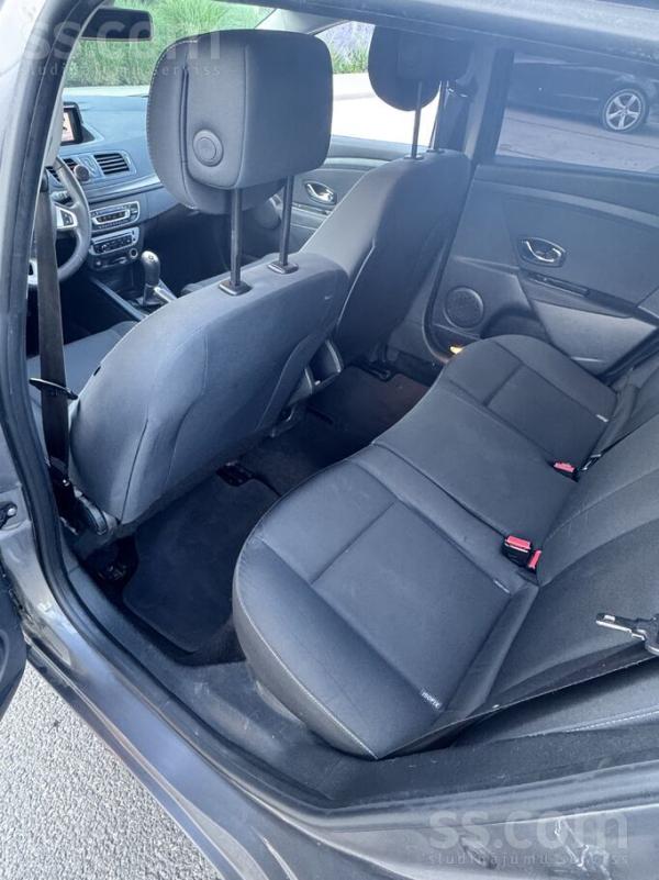 Pelēks Renault Megane 2012 Rīga, ar dzinēja tilpumu 1.50 L un nobraukumu 370 tūkst. km par 2650 €, foto 7 vietnē AUTOMOTO.COM.LV