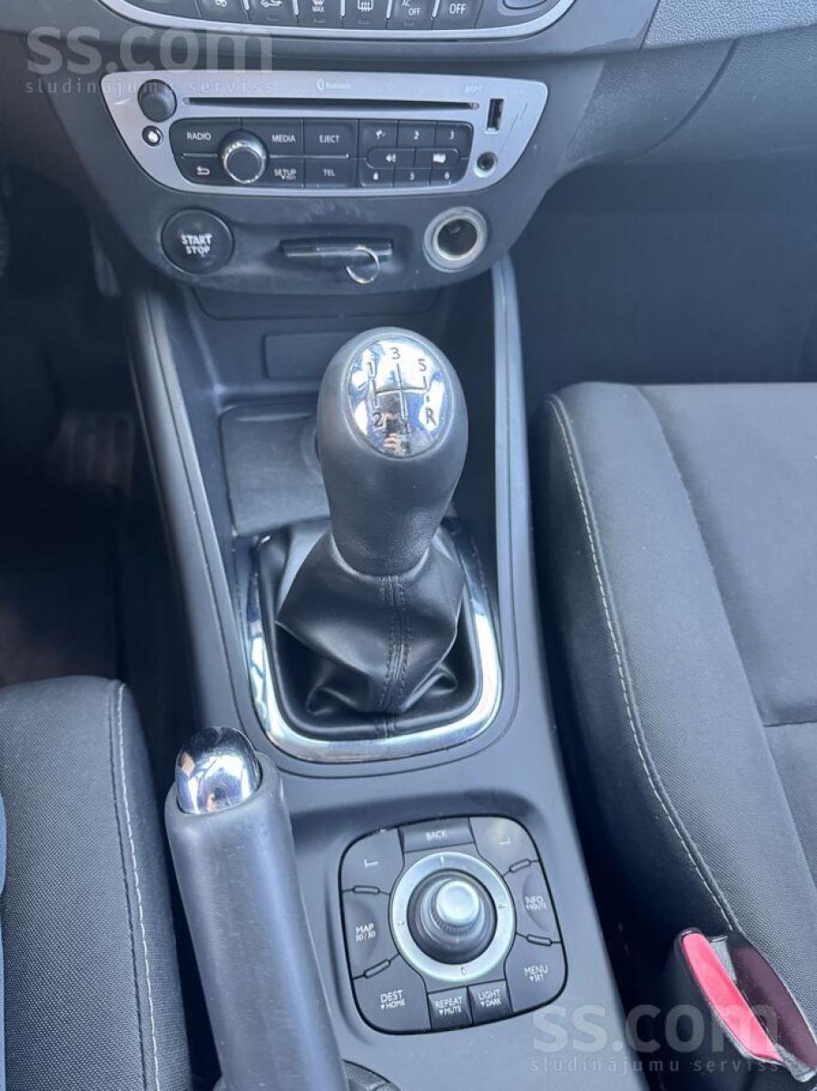Pelēks Renault Megane 2012 Rīga, ar dzinēja tilpumu 1.50 L un nobraukumu 370 tūkst. km par 2650 €, foto 10 vietnē AUTOMOTO.COM.LV