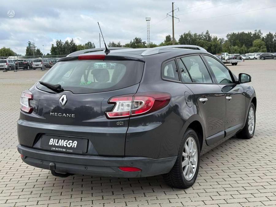 Grey Renault Megane 2012 in Marijampole, with an engine capacity of 1.50 L and mileage of 233 thousand km for 3000 €, photo 5 on AUTOMOTO.COM.LV