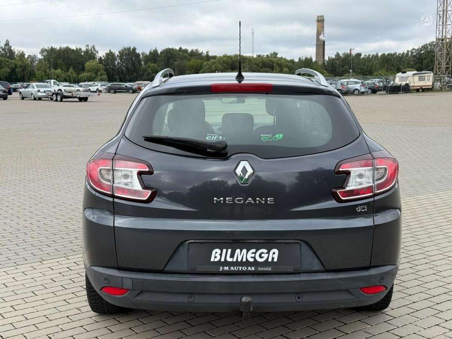 Grey Renault Megane 2012 in Marijampole, with an engine capacity of 1.50 L and mileage of 233 thousand km for 3000 €, photo 7 on AUTOMOTO.COM.LV