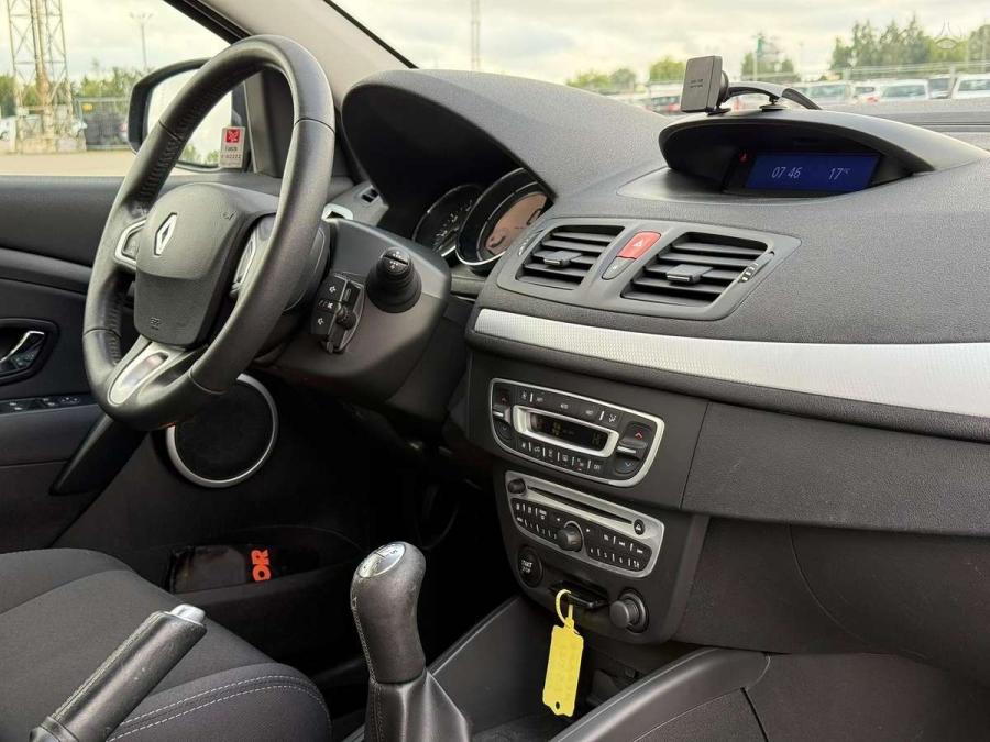 Grey Renault Megane 2012 in Marijampole, with an engine capacity of 1.50 L and mileage of 233 thousand km for 3000 €, photo 10 on AUTOMOTO.COM.LV