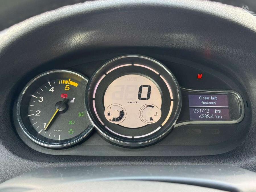 Grey Renault Megane 2012 in Marijampole, with an engine capacity of 1.50 L and mileage of 233 thousand km for 3000 €, photo 13 on AUTOMOTO.COM.LV