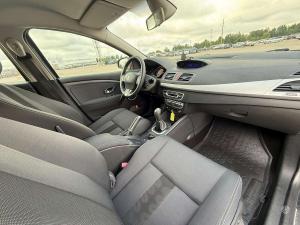 Grey Renault Megane 2012 in Marijampole, with an engine capacity of 1.50 L and mileage of 233 thousand km for 3000 €, photo 15 on AUTOMOTO.COM.LV