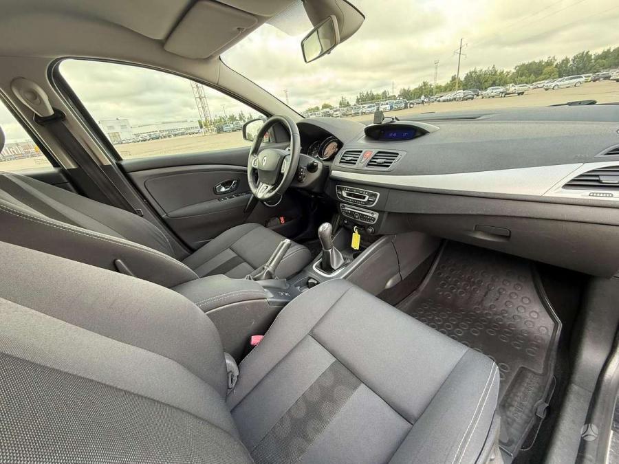 Grey Renault Megane 2012 in Marijampole, with an engine capacity of 1.50 L and mileage of 233 thousand km for 3000 €, photo 15 on AUTOMOTO.COM.LV