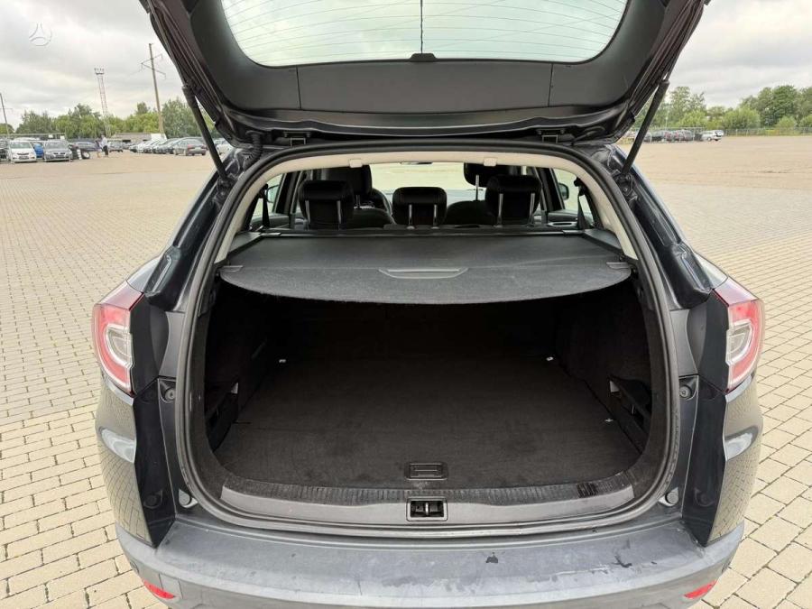 Grey Renault Megane 2012 in Marijampole, with an engine capacity of 1.50 L and mileage of 233 thousand km for 3000 €, photo 21 on AUTOMOTO.COM.LV