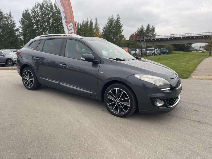 Grey Renault Megane 2012 in Kaunas, with an engine capacity of 1.46 L and mileage of 227 thousand km for 3450 €, photo 8 on AUTOMOTO.COM.LV