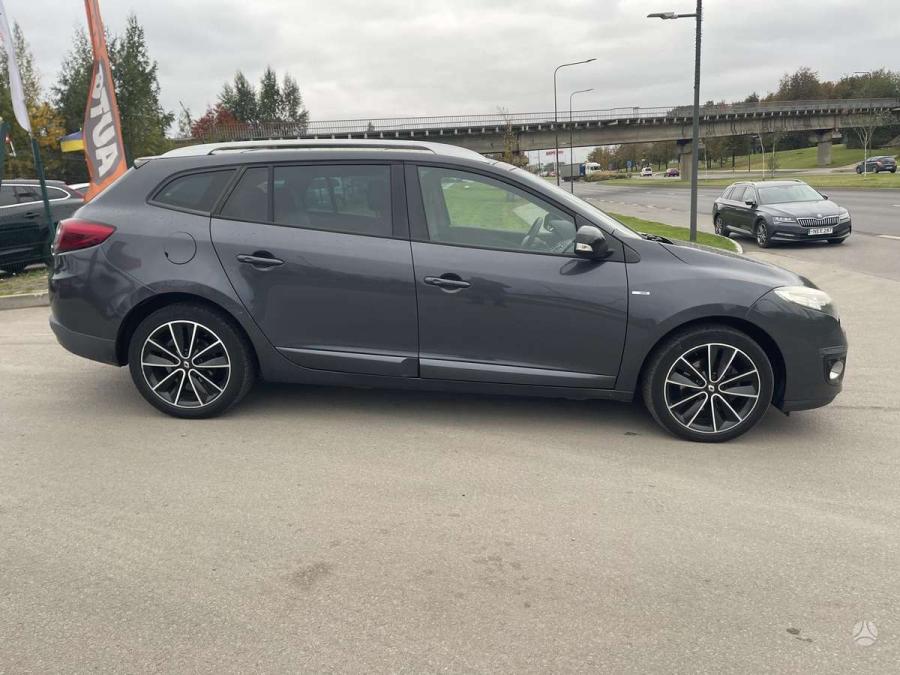 Grey Renault Megane 2012 in Kaunas, with an engine capacity of 1.46 L and mileage of 227 thousand km for 3450 €, photo 9 on AUTOMOTO.COM.LV