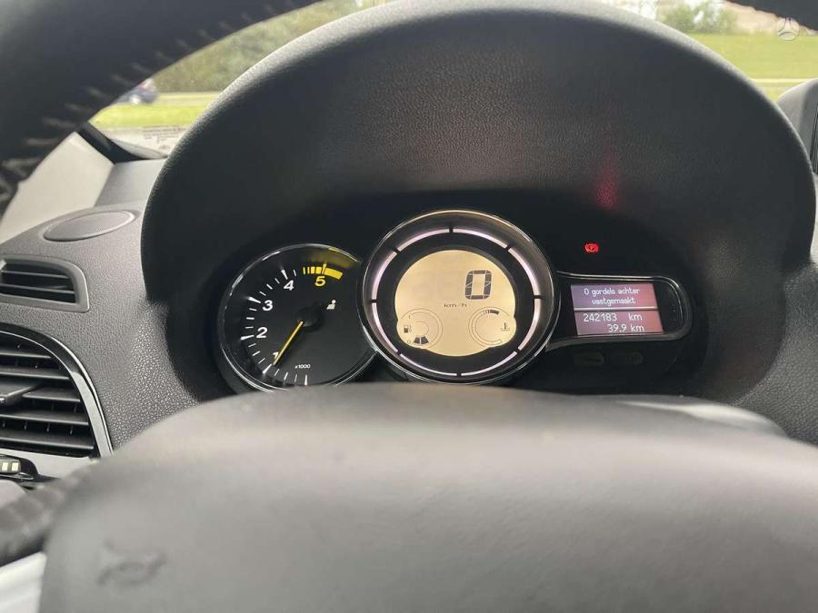 Grey Renault Megane 2012 in Kaunas, with an engine capacity of 1.46 L and mileage of 227 thousand km for 3450 €, photo 21 on AUTOMOTO.COM.LV