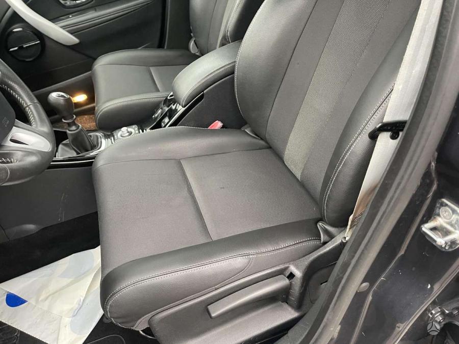 Grey Renault Megane 2012 in Kaunas, with an engine capacity of 1.46 L and mileage of 227 thousand km for 3450 €, photo 24 on AUTOMOTO.COM.LV