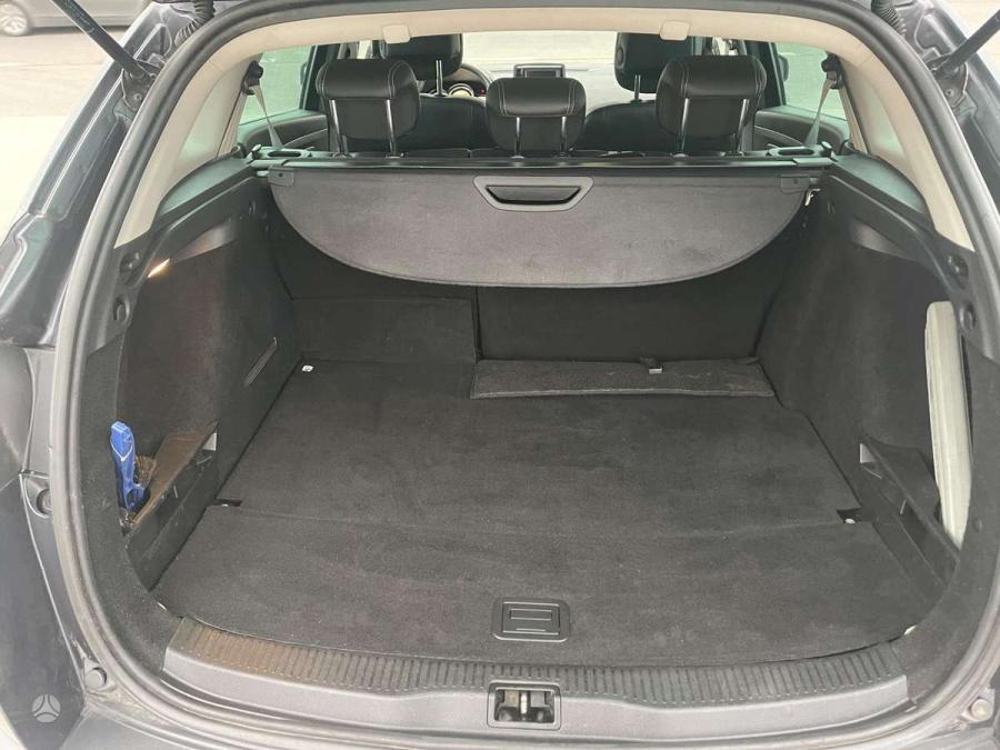 Grey Renault Megane 2012 in Kaunas, with an engine capacity of 1.46 L and mileage of 227 thousand km for 3450 €, photo 32 on AUTOMOTO.COM.LV