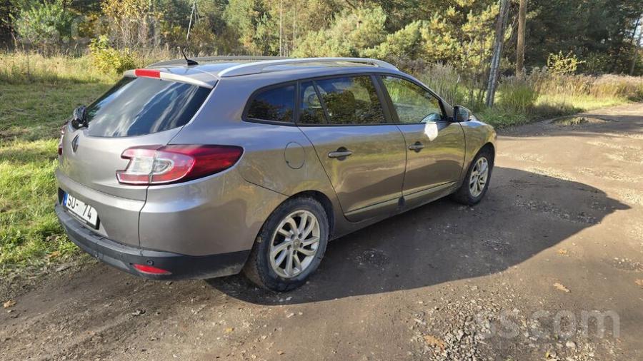 Pelēks Renault Megane 2013 Rīga, ar dzinēja tilpumu 1.50 L un nobraukumu 295 tūkst. km par 2500 €, foto 4 vietnē AUTOMOTO.COM.LV