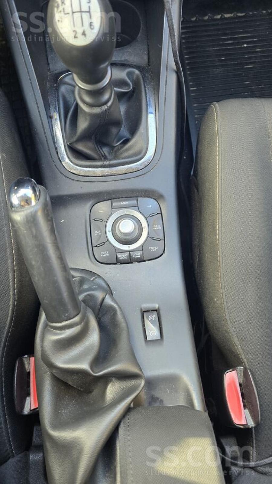 Pelēks Renault Megane 2013 Rīga, ar dzinēja tilpumu 1.50 L un nobraukumu 295 tūkst. km par 2500 €, foto 15 vietnē AUTOMOTO.COM.LV