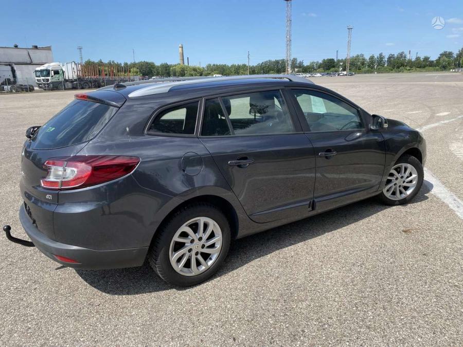 Grey Renault Megane 2013 in Marijampole, with an engine capacity of 1.46 L and mileage of 275 thousand km for 3500 €, photo 4 on AUTOMOTO.COM.LV