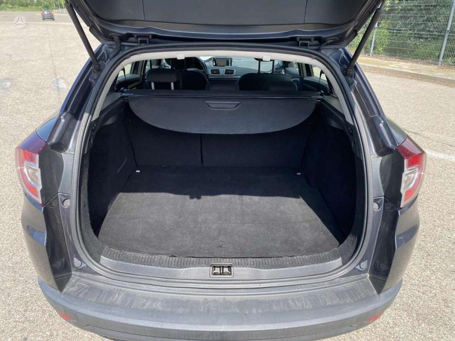Grey Renault Megane 2013 in Marijampole, with an engine capacity of 1.46 L and mileage of 275 thousand km for 3500 €, photo 17 on AUTOMOTO.COM.LV