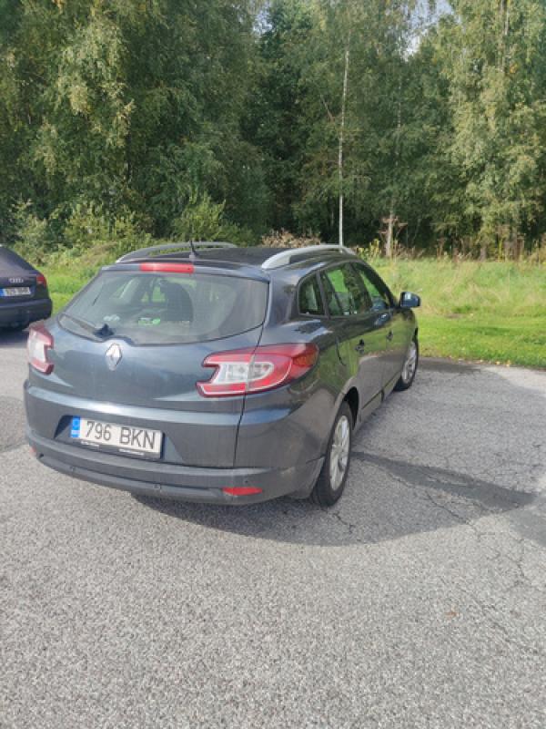 Renault Megane 2013 Jegeva vietnē Pelēks Renault Megane 2013 Jegeva, ar dzinēja tilpumu 0.00 L un nobraukumu 250 tūkst. km par 3250 €, foto 4 vietnē AUTOMOTO.COM.LV