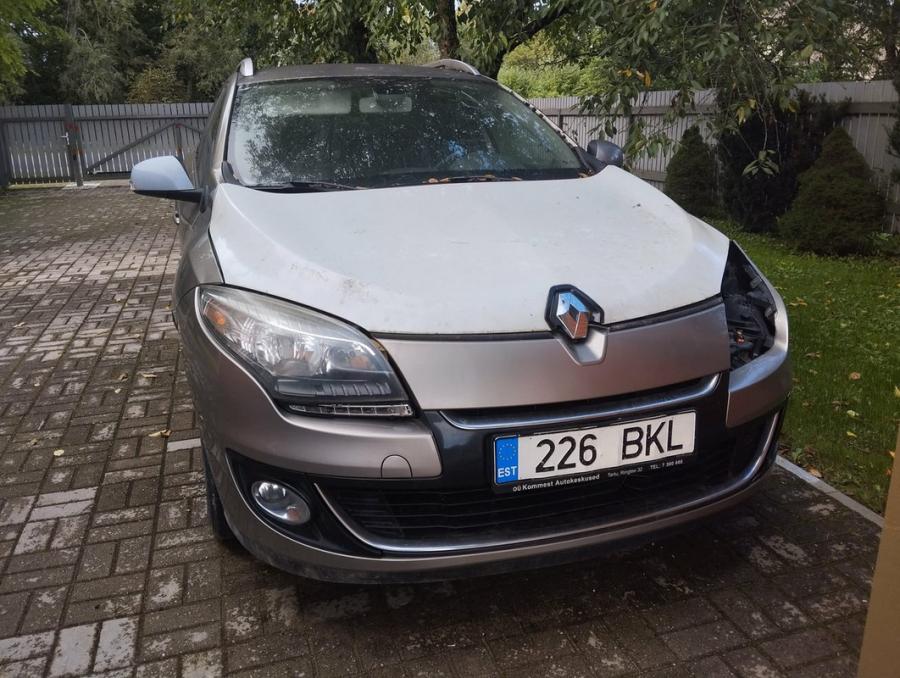 Pelēks Renault Megane 2013 Tiri, ar dzinēja tilpumu 0.00 L un nobraukumu 189 tūkst. km par 1100 €, foto 9 vietnē AUTOMOTO.COM.LV