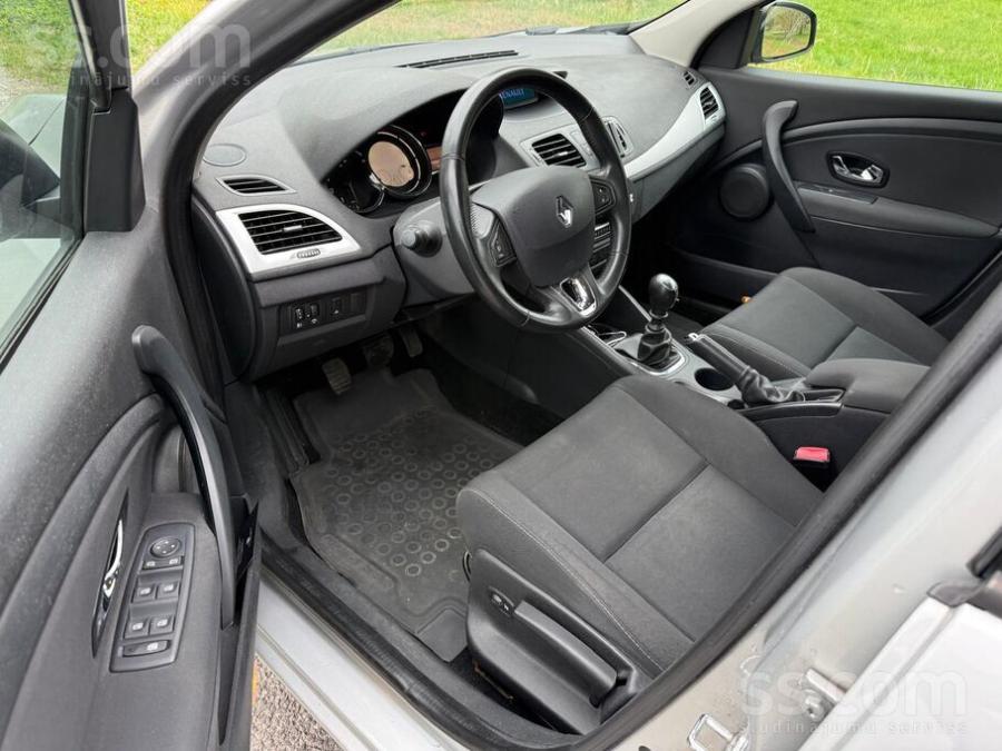 Pelēks Renault Megane 2014 Rīga, ar dzinēja tilpumu 1.50 L un nobraukumu 121 tūkst. km par 5500 €, foto 9 vietnē AUTOMOTO.COM.LV