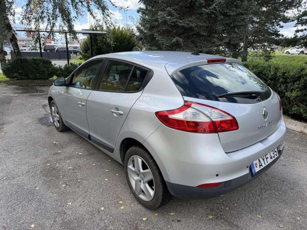 Grey Renault Megane 2014 in Kaunas, with an engine capacity of 1.50 L and mileage of 292 thousand km for 2600 €, photo 4 on AUTOMOTO.COM.LV