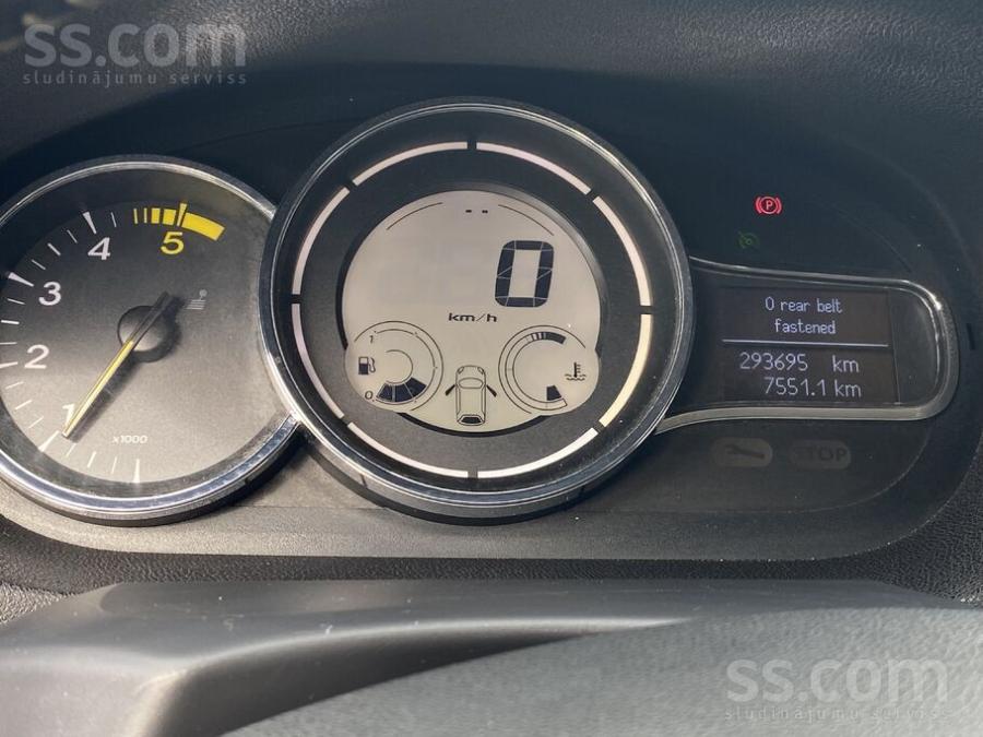 Pelēks Renault Megane 2015 Rīga, ar dzinēja tilpumu 1.50 L un nobraukumu 293 tūkst. km par 4200 €, foto 4 vietnē AUTOMOTO.COM.LV