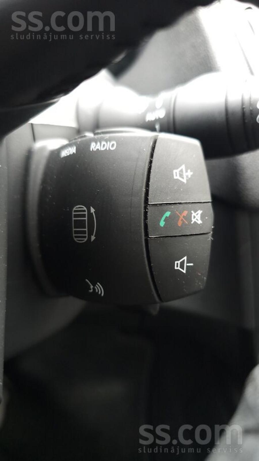 Grey Renault Megane 2015 in Daugavpils, with an engine capacity of 1.20 L and mileage of 260 thousand km for 3775 €, photo 27 on AUTOMOTO.COM.LV