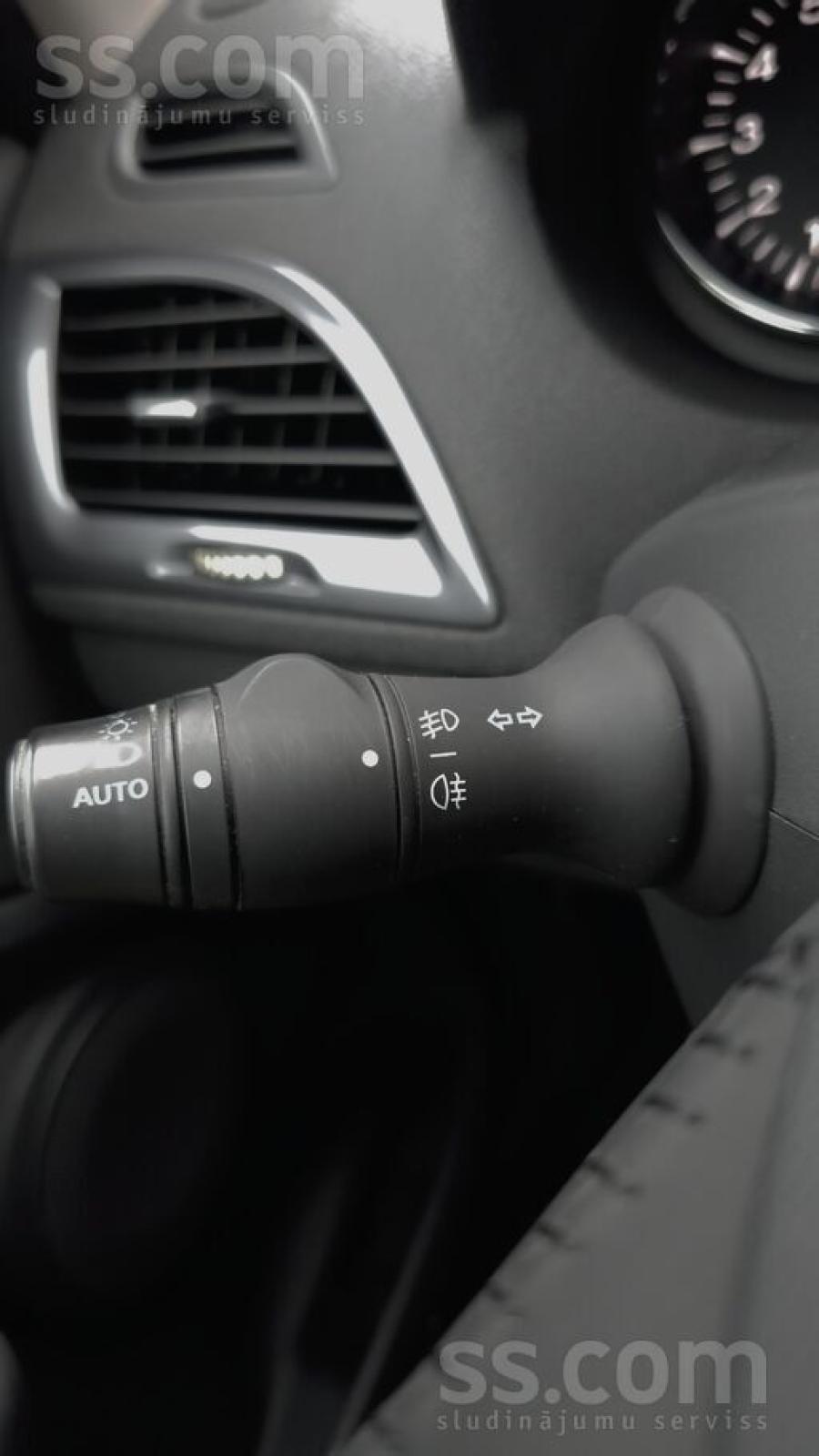Grey Renault Megane 2015 in Daugavpils, with an engine capacity of 1.20 L and mileage of 260 thousand km for 3775 €, photo 29 on AUTOMOTO.COM.LV