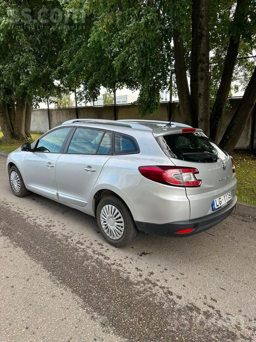 Pelēks Renault Megane 2015 Rīga, ar dzinēja tilpumu 1.50 L un nobraukumu 182 tūkst. km par 3990 €, foto 6 vietnē AUTOMOTO.COM.LV