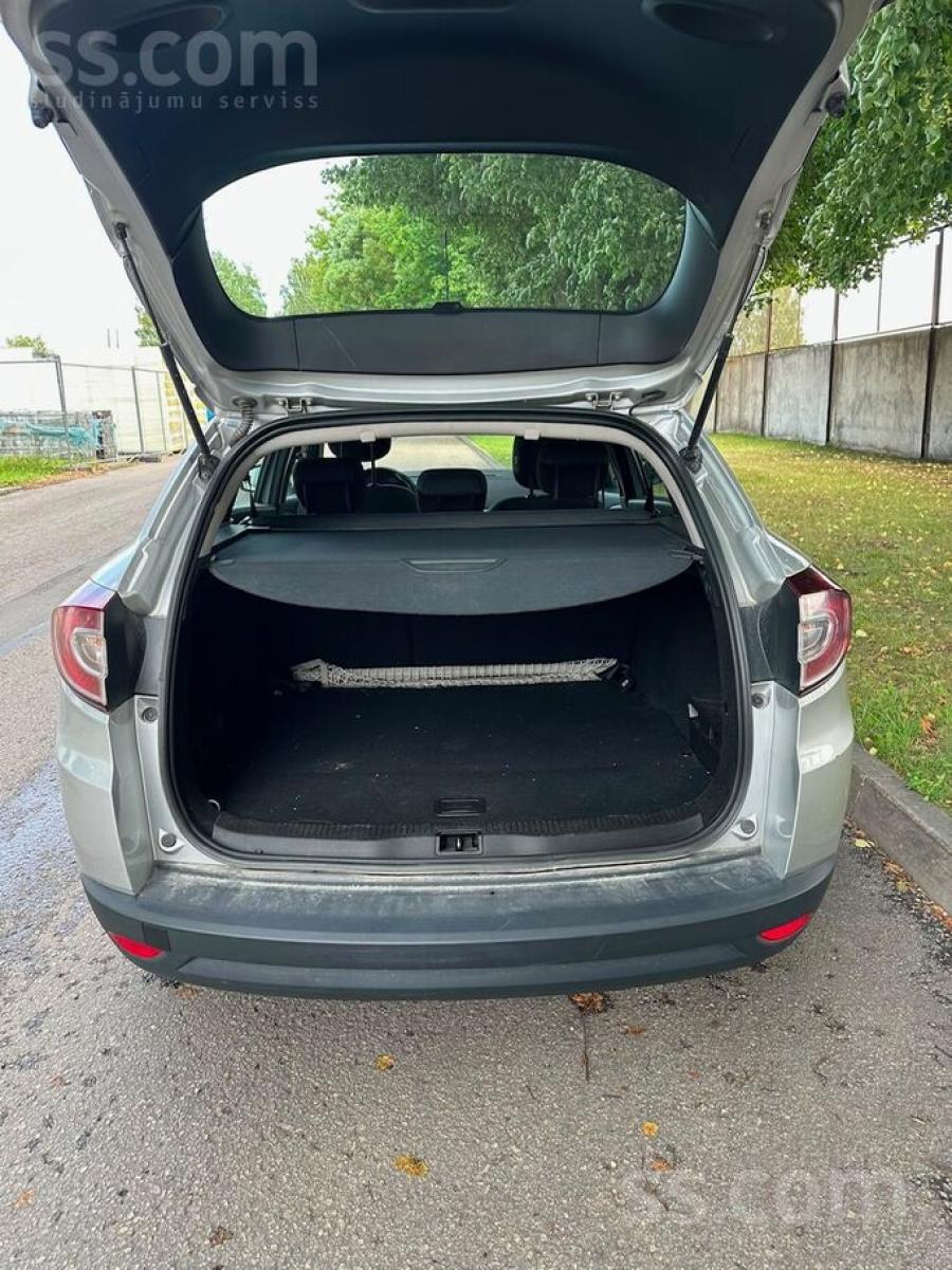 Pelēks Renault Megane 2015 Rīga, ar dzinēja tilpumu 1.50 L un nobraukumu 182 tūkst. km par 3990 €, foto 7 vietnē AUTOMOTO.COM.LV