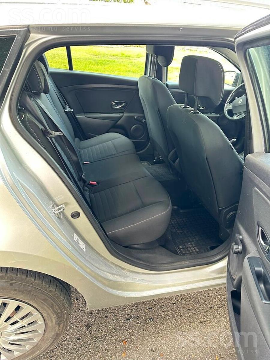 Pelēks Renault Megane 2015 Rīga, ar dzinēja tilpumu 1.50 L un nobraukumu 182 tūkst. km par 3990 €, foto 9 vietnē AUTOMOTO.COM.LV